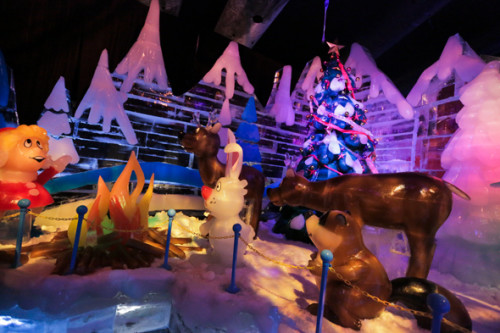 ICE! in Florida for Christmas at the Gaylord Palms - Wander The Map