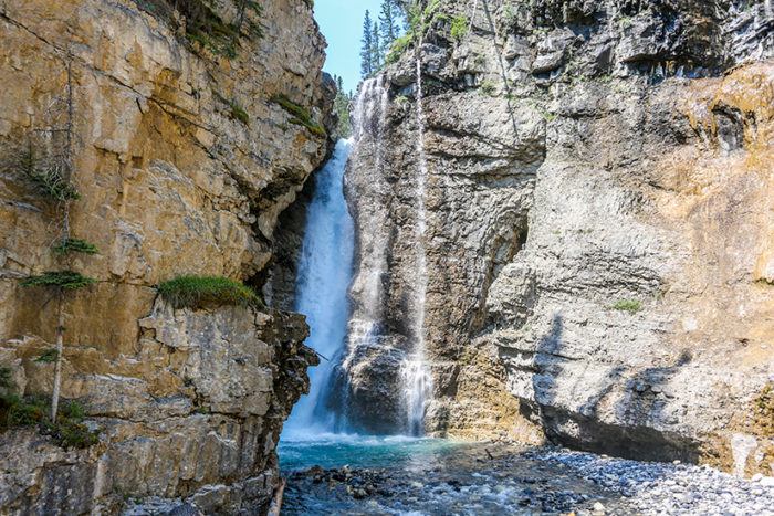 Hiking the Johnston Canyon Trail in Banff National Park, Canada ...