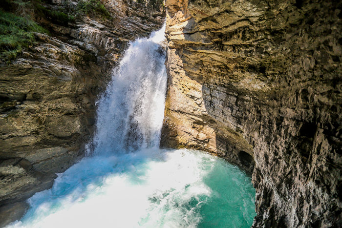 Hiking the Johnston Canyon Trail in Banff National Park, Canada ...