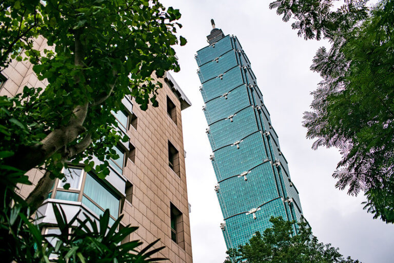 Views Over Taipei: Hiking Elephant Mountain and Visiting Taipei 101 ...